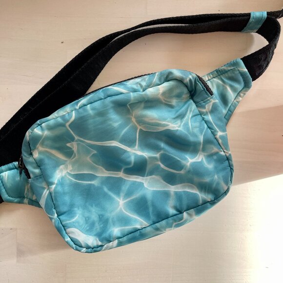 BAGGU | Bags | Baggu Puffy Fanny In Pool | Poshmark